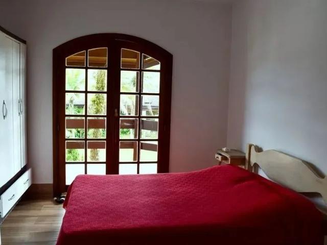 Casa de Condomínio com 5 Quartos para alugar, 439m² Jardim Acapulco