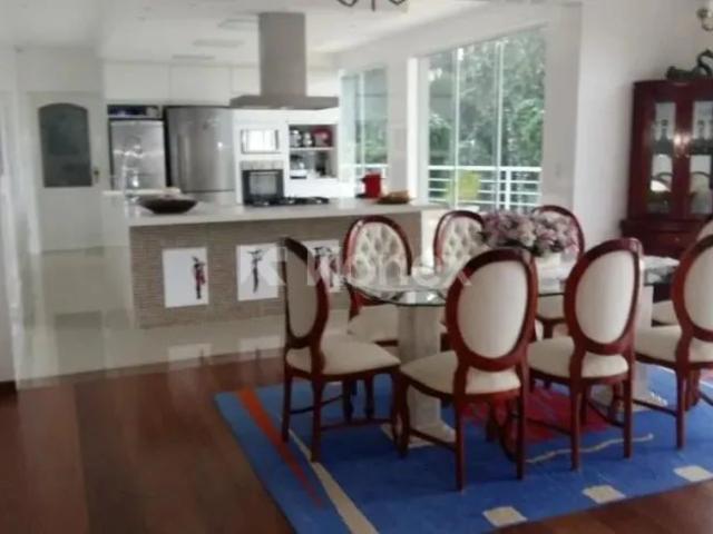 Casa de Condomínio com 5 Quartos para alugar, 550m² Parque Imperial