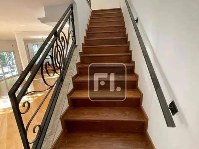 Casa de Condomínio com 5 Quartos para alugar, 700m² Alphaville