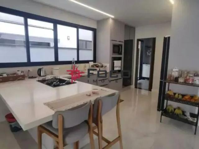 Casa de Condomínio com 5 Quartos para alugar, 376m² Jardim do Golfe