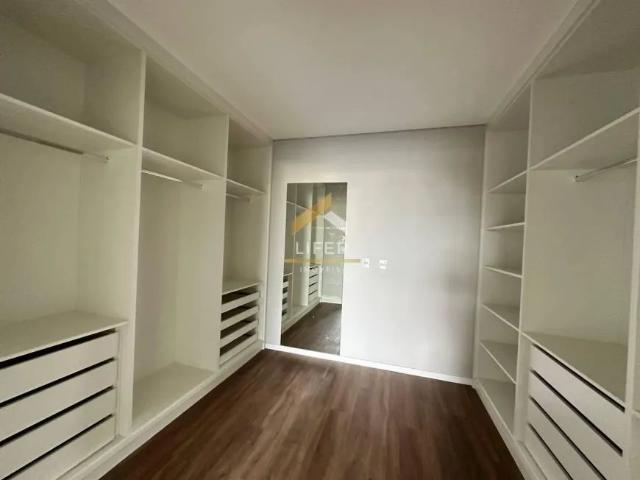Casa de Condomínio com 5 Quartos para venda ou aluguel, 330m² Swiss Park