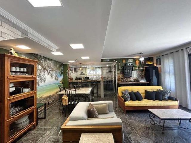 Casa de Condomínio com 5 quartos, Praia da Enseada, Ubatuba R$ 1.88 mi, Cod: 4392