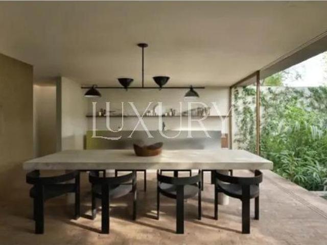 Casa de condomínio com 668,87m², 3 quartos sendo 3 suítes à venda no bairro Alto de Pinheiros