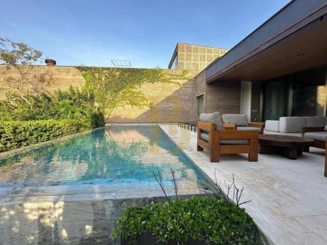 Casa de condomínio com 675 m², 5 quartos sendo 5 suítes à venda no bairro Porto Feliz