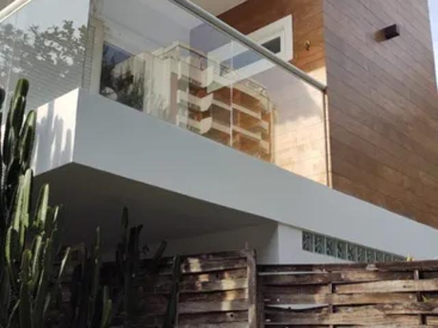 Casa de Condomínio com 6 Quartos e 5 banheiros à Venda, 620 m² por R$ 4.750.000