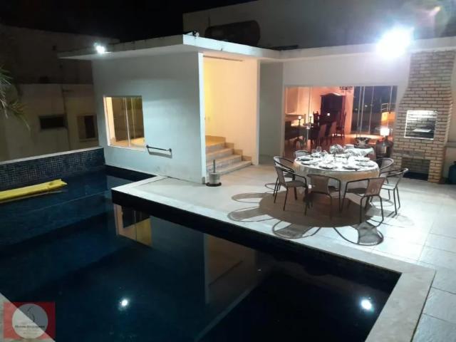 Casa de Condomínio com 6 Quartos e 5 banheiros à Venda, 660 m² por R$ 4.000.000
