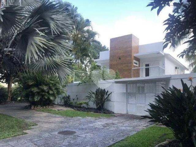 Casa de Condomínio com 6 Quartos e 6 banheiros à Venda, 430 m² por R$ 4.800.000