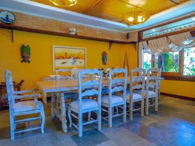 Casa de Condomínio com 6 Quartos para alugar, 1800m² Jardim Acapulco