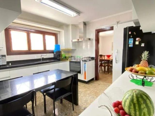 Casa de Condomínio com 6 Quartos para alugar, 320m² Bairro Marambaia