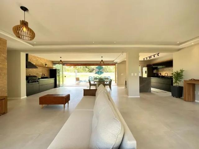 Casa de Condomínio com 6 Quartos para alugar, 370m² Praia do Forte