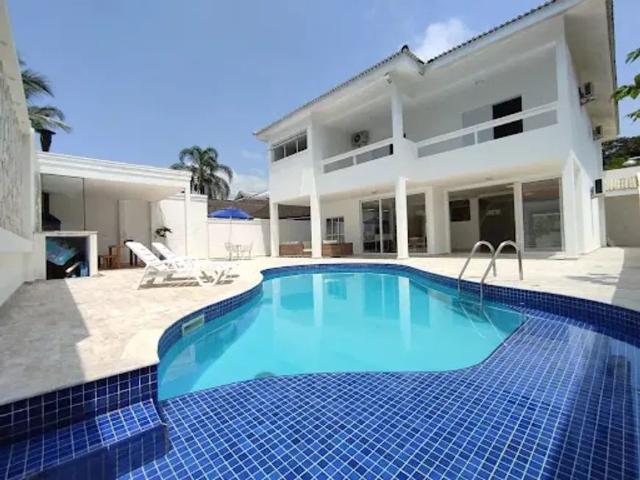 Casa de Condomínio com 6 Quartos para venda ou aluguel, 422m² Jardim Acapulco