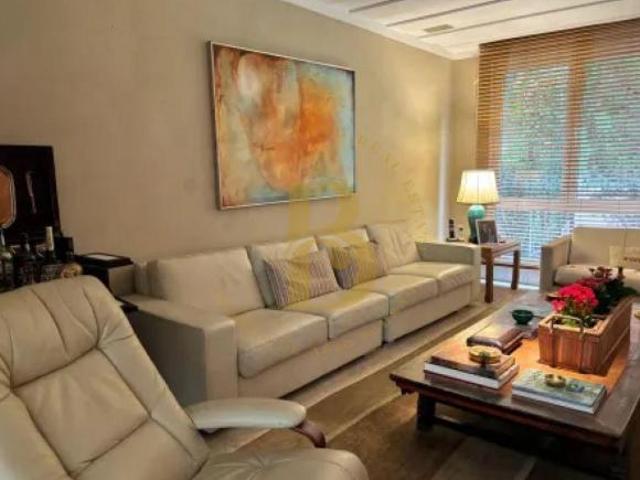 Casa de condomínio com 791 m², 5 quartos sendo 5 suítes à venda no bairro Morumbi
