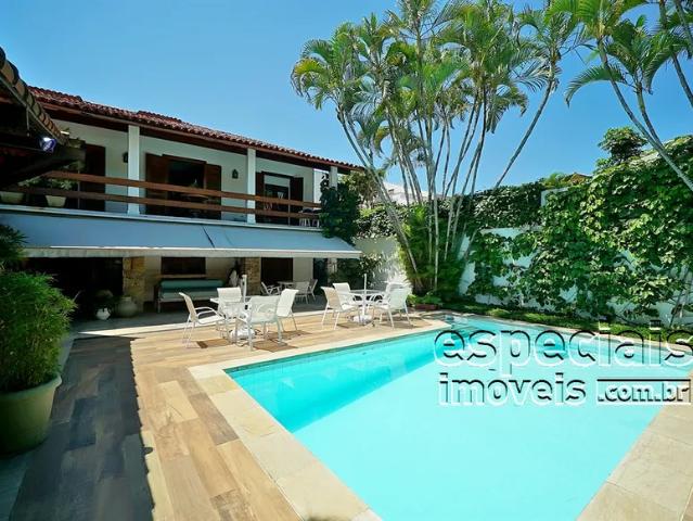 Casa de Condomínio com 7 Quartos e 7 banheiros à Venda, 596 m² por R$ 4.700.000