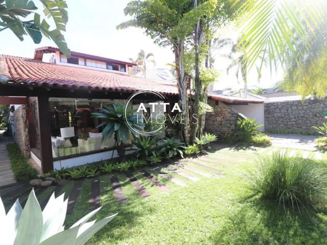 Casa de Condomínio com 7 Quartos e 7 banheiros à Venda, 596 m² por R$ 4.950.000