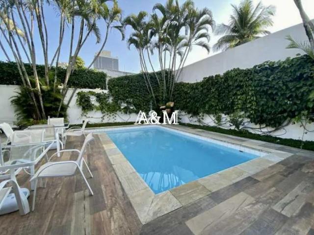 Casa de Condomínio com 7 Quartos e 8 banheiros à Venda, 596 m² por R$ 5.300.000