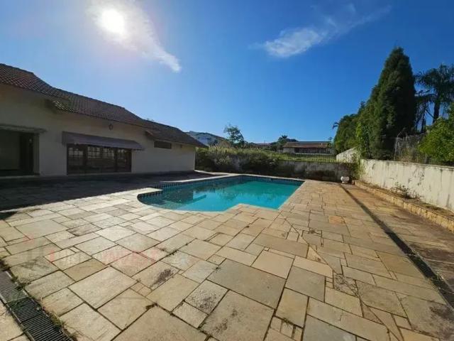 Casa de Condomínio com 7 Quartos para venda ou aluguel, 876m² Condomínio City Castelo