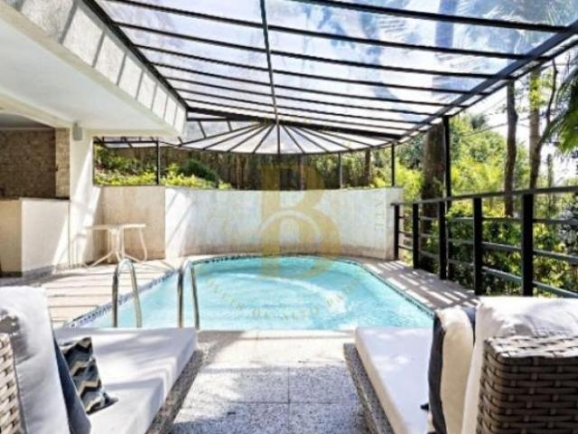 Casa de condomínio com 800 m², 4 quartos sendo 4 suítes à venda no bairro Fazenda Morumbi