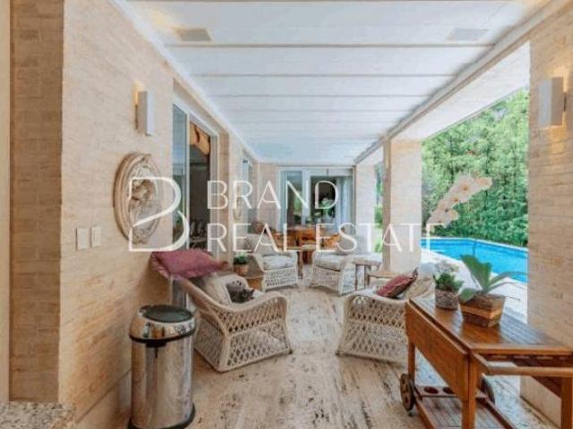 Casa de condomínio com 830 m², 5 quartos sendo 5 suítes à venda no bairro Vila Morumbi