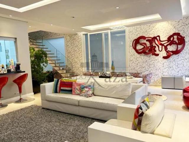 Casa de Condomínio Campo Belo 3 Dormitórios 380m²