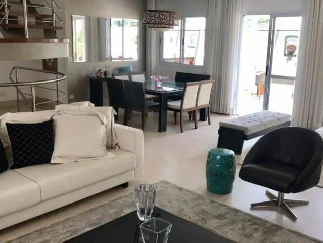 Casa de Condomínio Campo Belo com 6 quartos sendo 4 suites, 6 vagas, 436m²