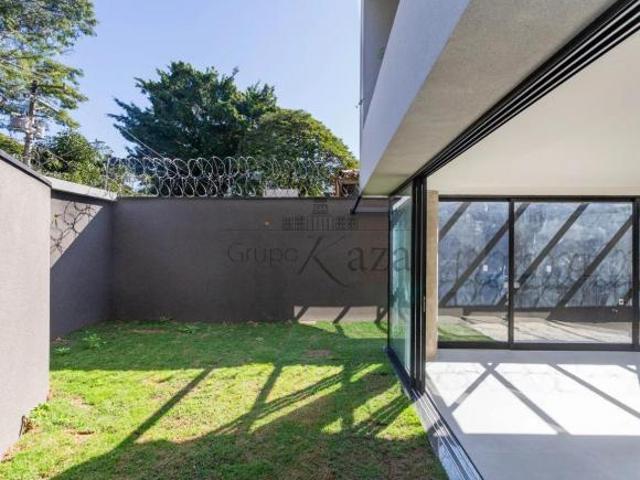 Casa de condomínio Cidade Jardim 3 Dormitórios 201m²