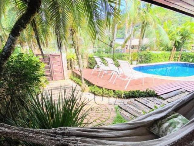 Casa de condomínio a 150 metros da praia do Lázaro em Ubatuba!