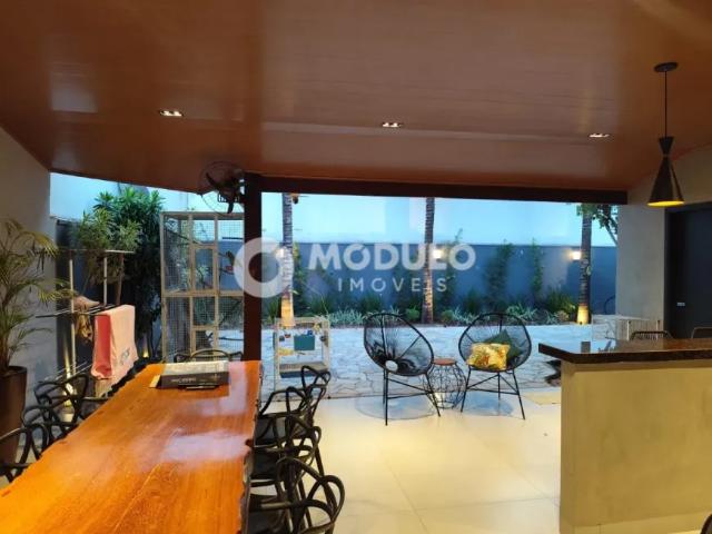 CASA DE CONDOMÍNIO à venda, 4 quartos, 1 suíte, 4 vagas, Aclimação Uberlândia/MG