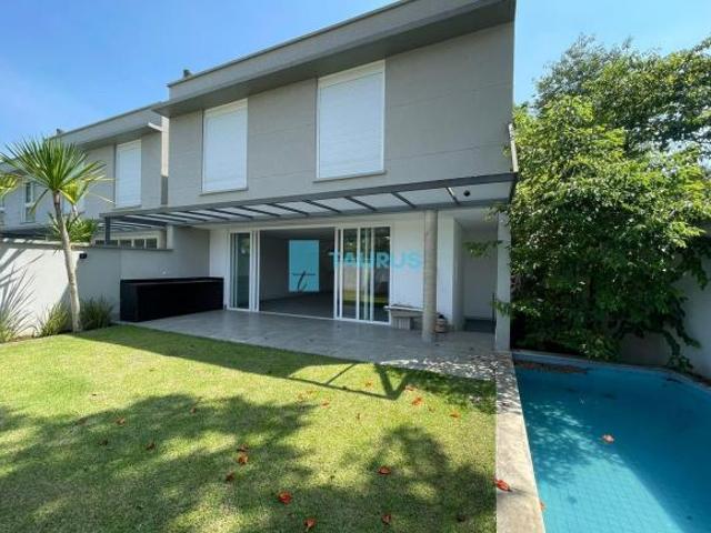 Casa de condomínio á venda, 4 suítes, 4 vagas, piscina no quintal, 450 m², Jardim Cordeiro