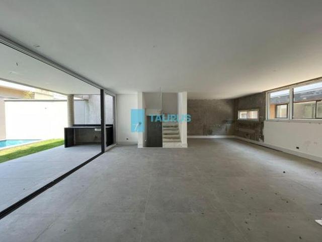Casa de condomínio á venda, 4 suítes, 4 vagas, piscina no quintal, 450 m², Santo Amaro