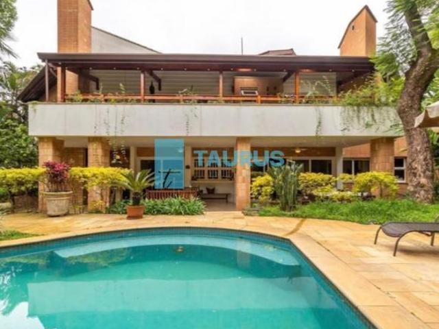 Casa de condomínio á venda, 4 suítes, 5 vagas, 1.100 m², Jardim Cordeiro