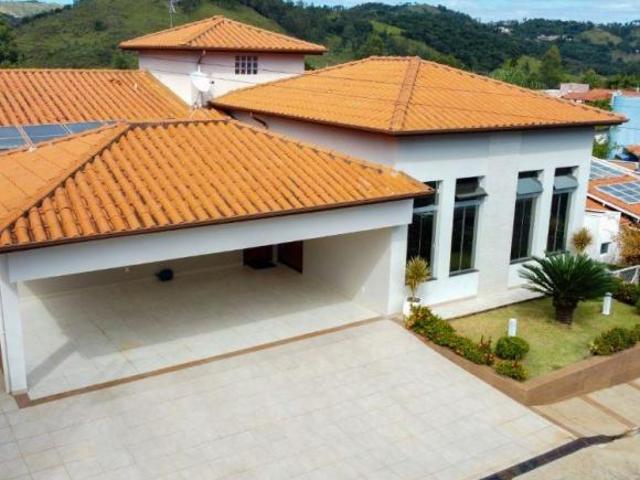 Casa de Condomínio à venda | 1000 m² | 4 dormitórios 3 suítes | 3 vagas!