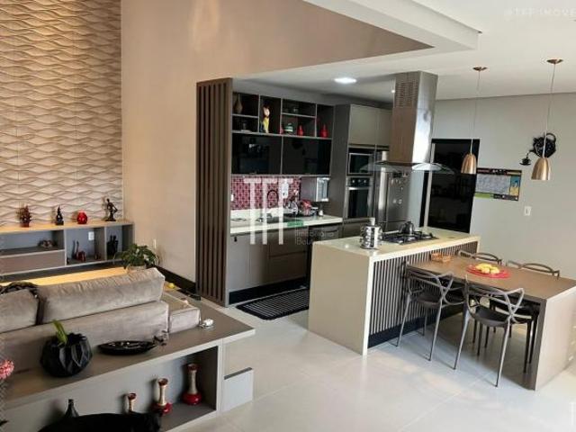 Casa de Condomínio à venda, 240m² Parque Rural Fazenda Santa Cândida