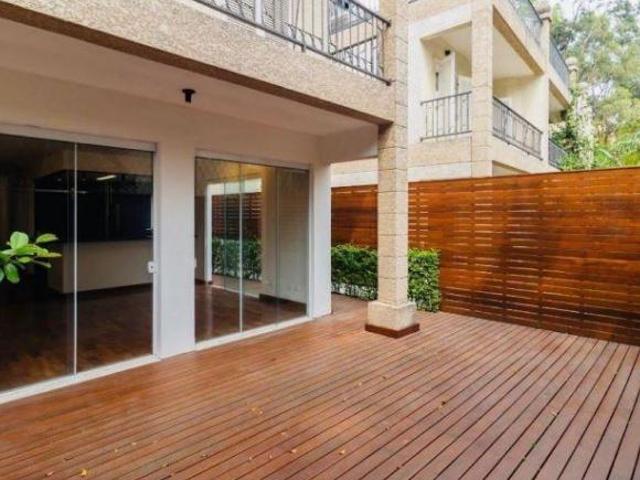 Casa de Condomínio á venda com 3 quartos, sendo 1 suíte e 2 vagas Morumbi