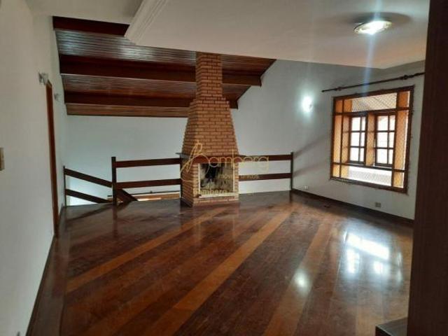 Casa de Condomínio a Venda com 3 Sutes e 4 vagas em Alphaviile