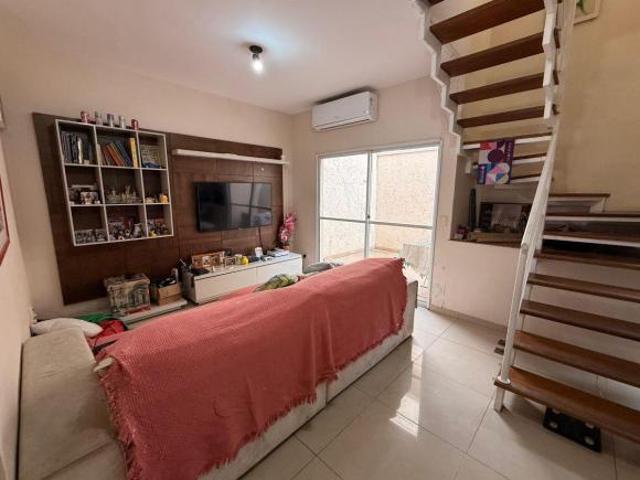 Casa de condomínio à venda com 110m², 3 quartos e 2 vagas