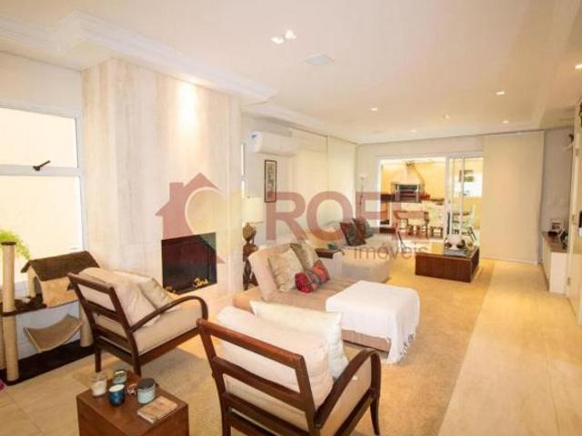 Casa de condomínio à venda com 230m², 4 quartos e 4 vagas