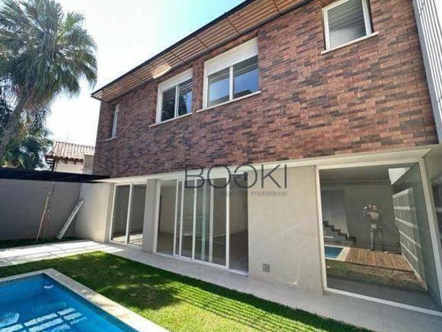 Casa de Condomínio à venda com 472m², 3 suítes e 3 vagas no Alto da Boa Vista SP