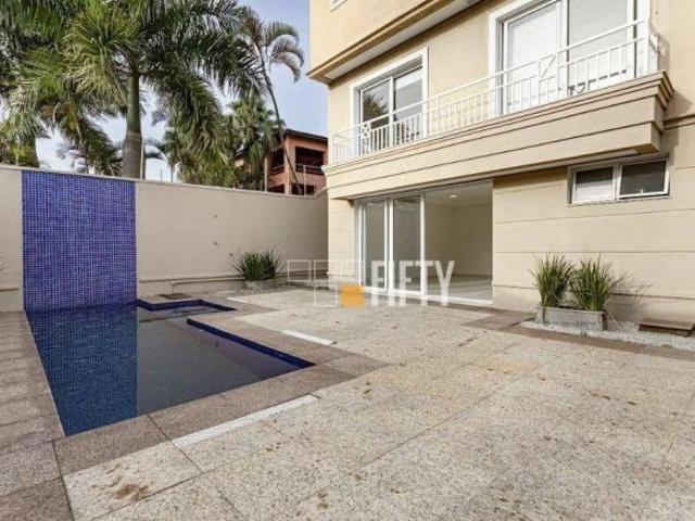 Casa de condomínio, à venda com 4 suítes, piscina, churrasqueira e 4 vagas Morumbi SP
