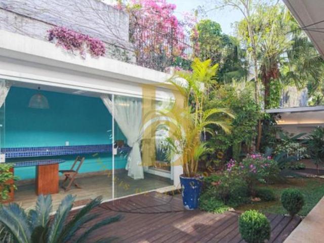 Casa de condomínio á venda com 5 dormitórios e 7 vagas no Jardim Cordeiro