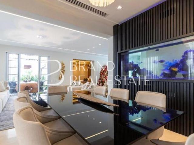 Casa de condomínio á venda com piscina e espaço gourmet, no Jardim Petrópolis, 4 suítes, 6 vagas