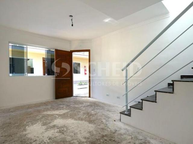Casa de Condomínio a venda de 65,00m² útil, com 2 suites no Jardim Sabará