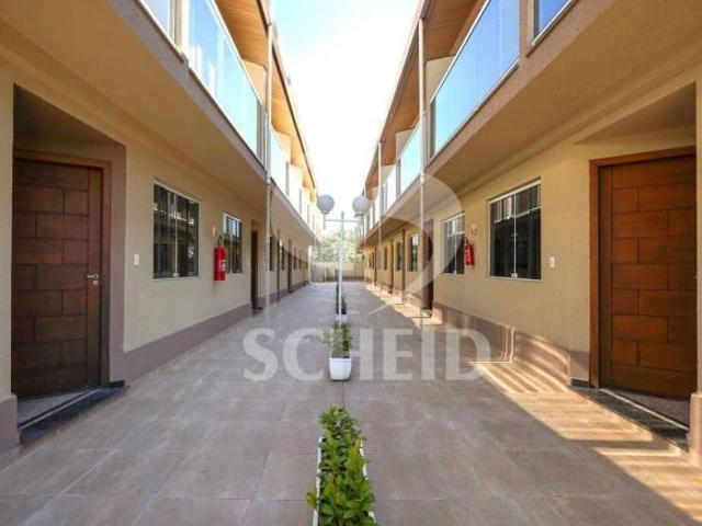 Casa de Condomínio a venda de 65,00m² útil, com 2 suites no Jardim Sabará