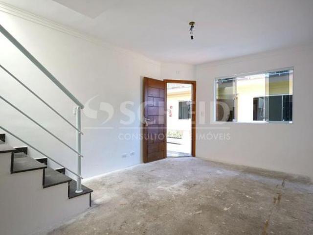 Casa de Condomínio a venda de 72 m² útil, com 2 suites no Jardim Sabará