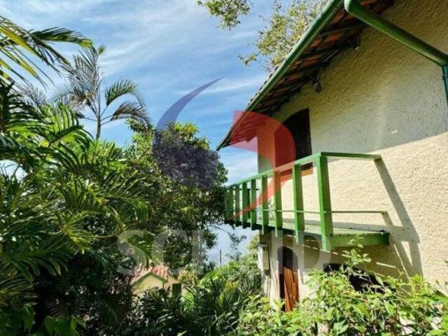 Casa de condomínio a venda de 960,00m² útil, com 5 quartos na Praia da Lagoa
