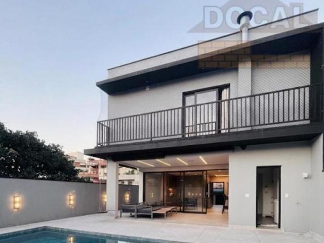 casa de condomínio à venda em Taboão da Serra SP, Morada dos Pássaros: 4 quartos, 1 suíte, 2 salas