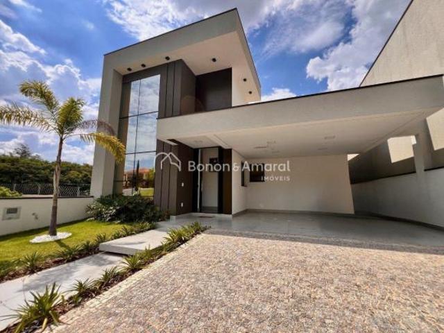 Casa de condominio a venda em Valinho!