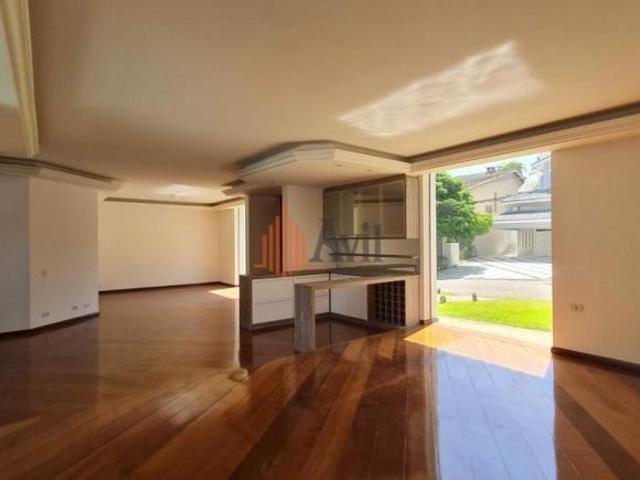 Casa de Condomínio a Venda em Alphaville com 620m²