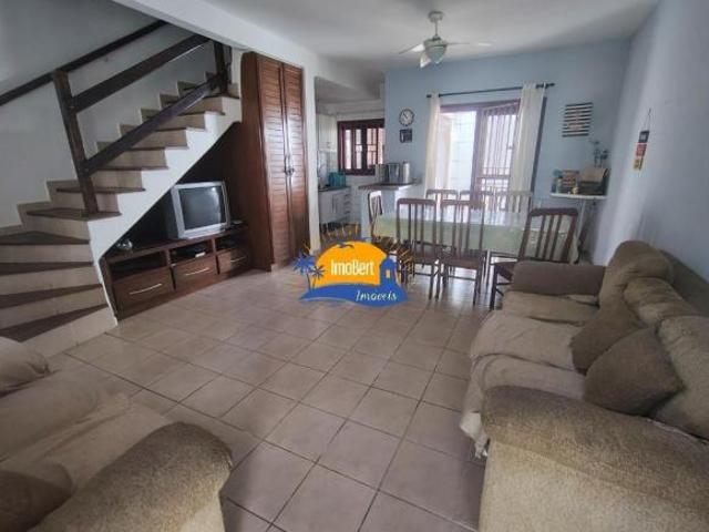 Casa de condomínio à venda em Bertioga SP, próximo a praia no bairro Maitinga: 2 suítes, 3 banheiros