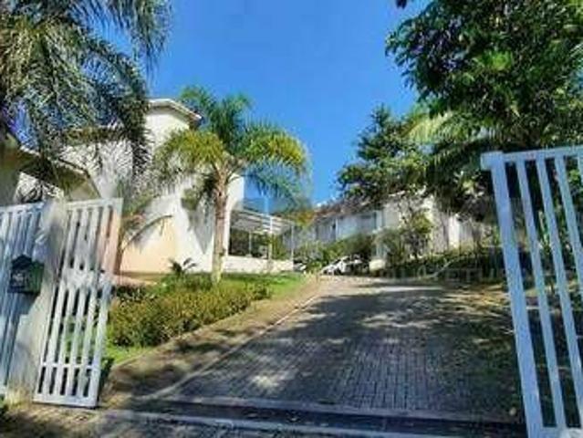 Casa de Condomínio à Venda em Cigarras, São Sebastião SP
