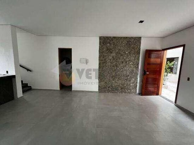 Casa de Condomínio à Venda em Pontal de Santa Marina, Caraguatatuba SP